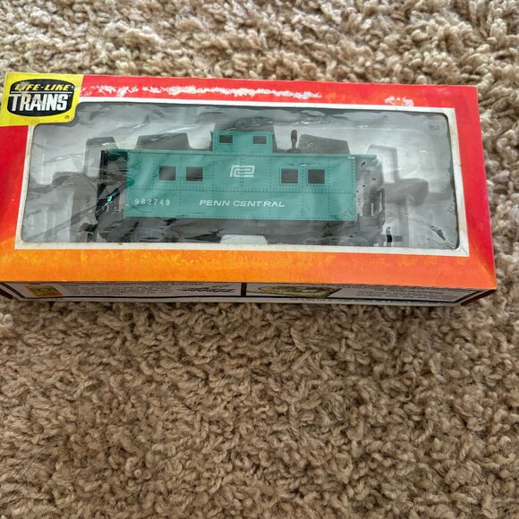Life Like | Toys | Life Like Ho Train Car Penn Central Caboose 8540 ...